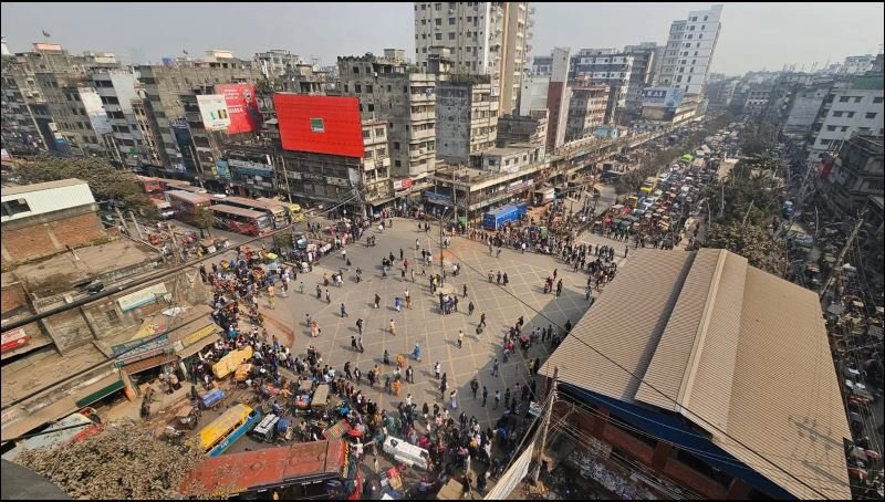 Traffic chaos grips Dhaka as 7-college students block roads ...